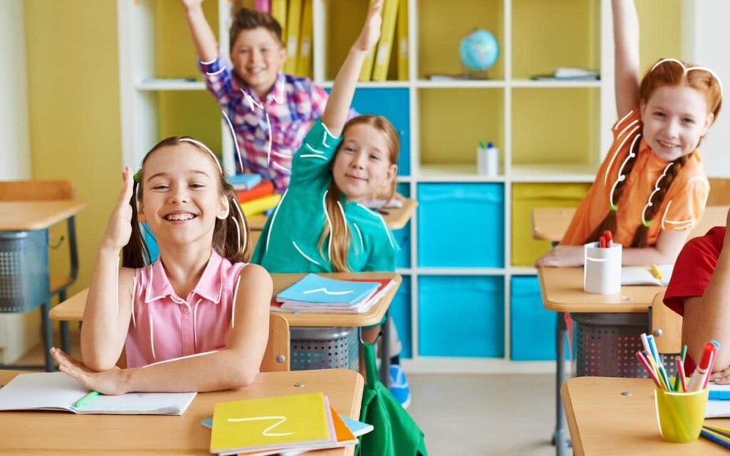 Cómo Saludar con Humor: Frases Originales y Divertidas